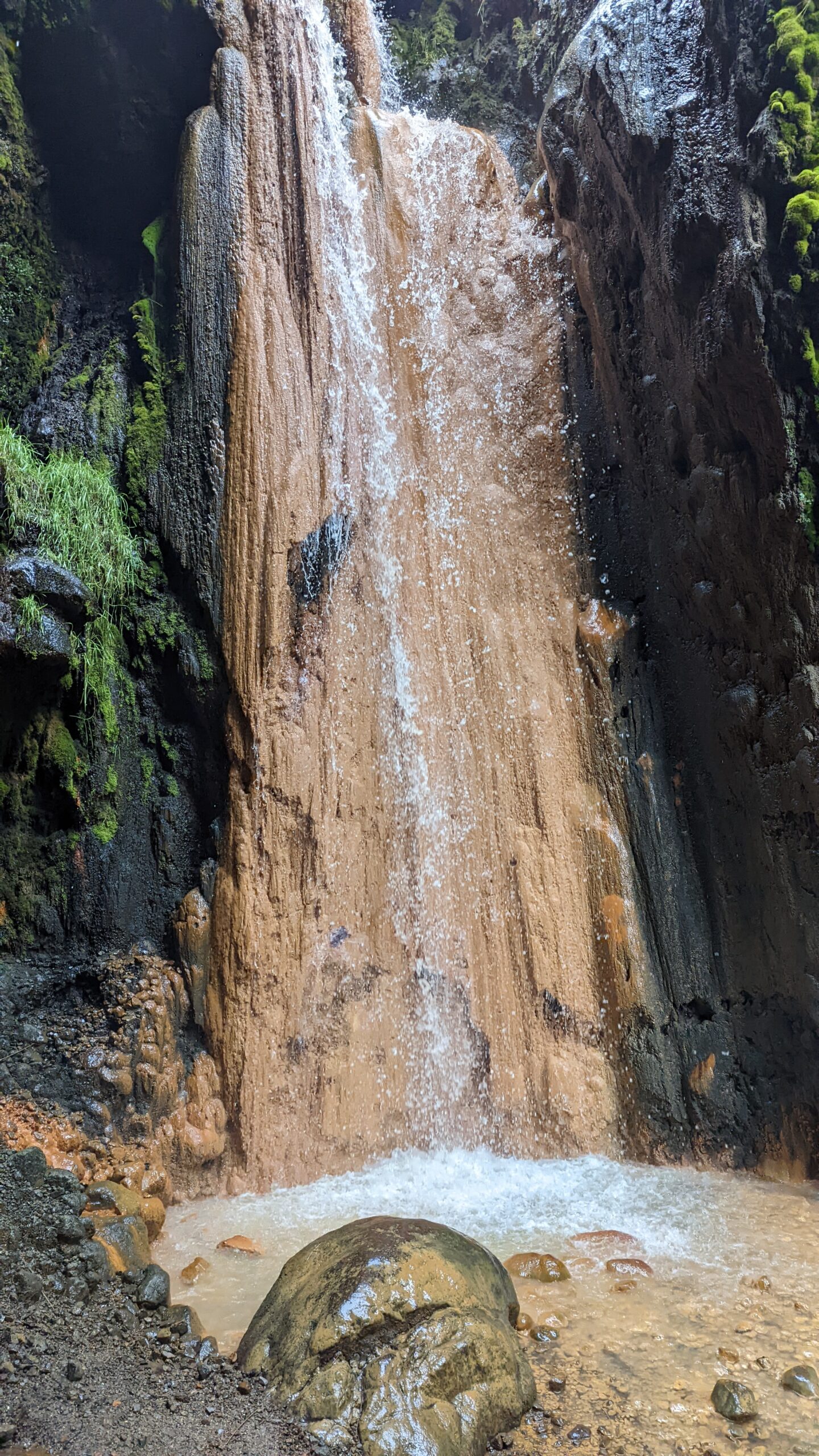 Cascada y Termas de Cunuyacu, Reserva Ecológica De Los Ilinizas ...