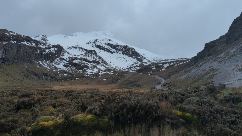 Refugio Volcán Cayambe, Parque Nacional Cayambe - Coca - Viajar En Ecuador